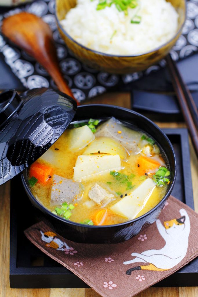Tonjiru Rezept: Unvergesslich lecker & in 30 Minuten fertig!