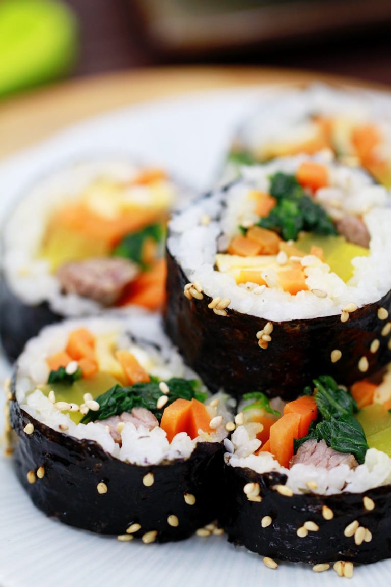 Gimbap selber machen: Koreanische Reisrollen | Rezept