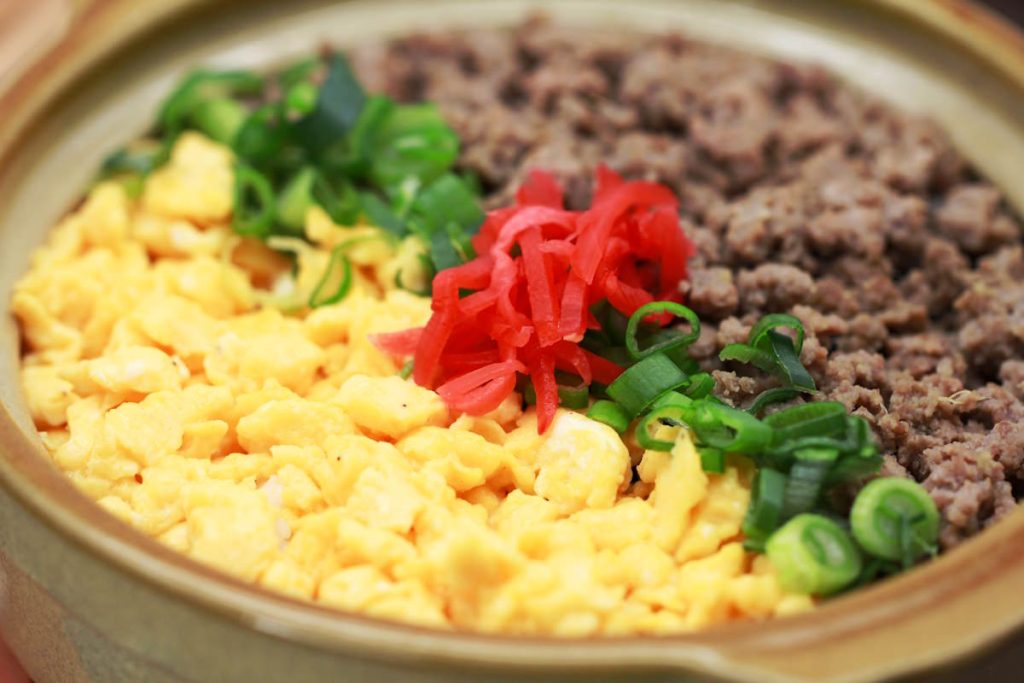 Soboro Don: 20 Minuten Donburi Rezept mit Hack & Ei Topping